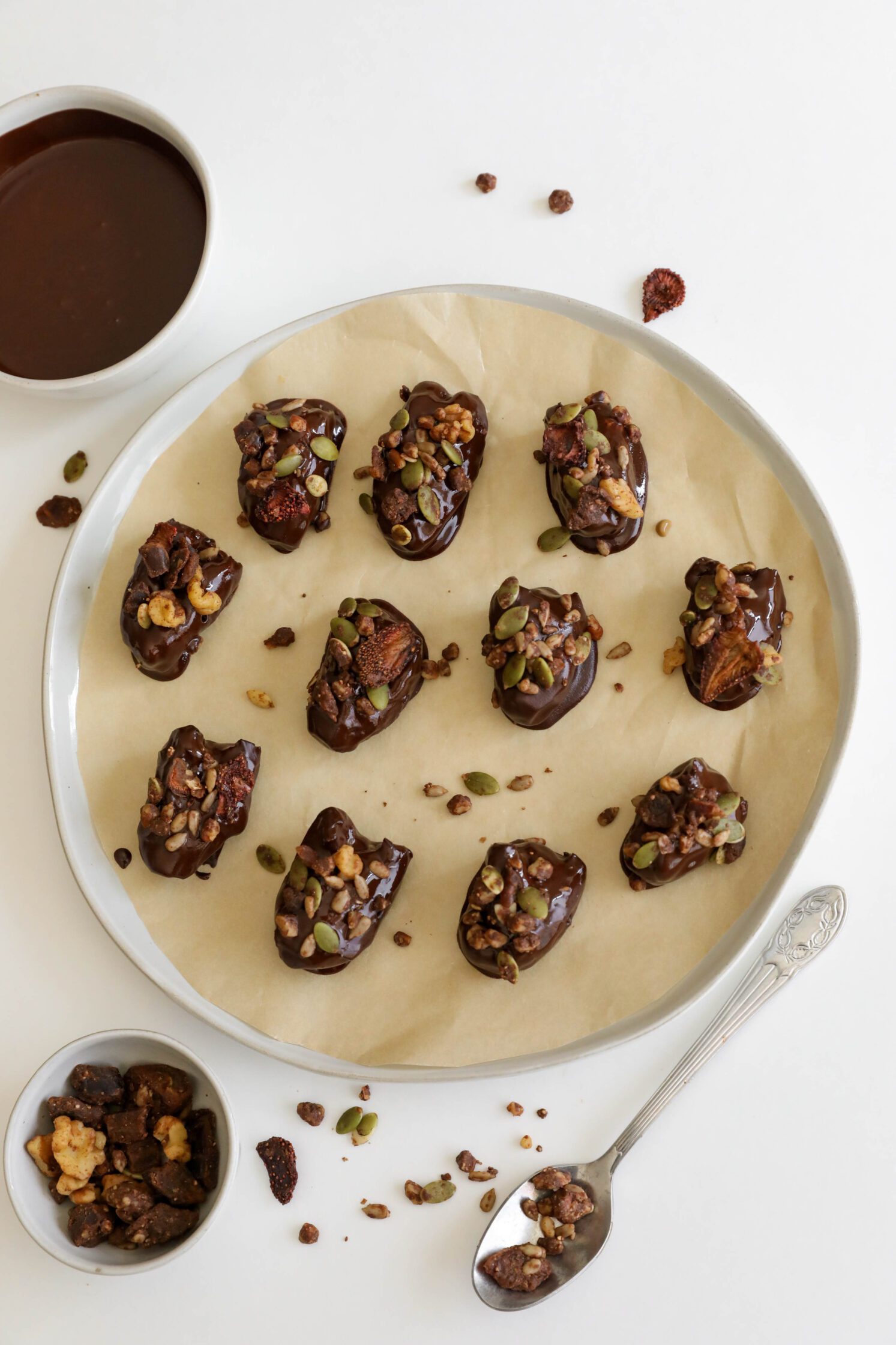 Chocolate Strawberry Covered Dates - Flora & Vino